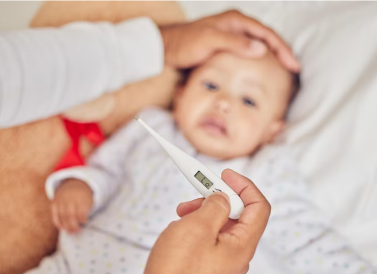 Pentingnya Menjaga Kesehatan Bayi Ketika Demam | Panduan Bunda